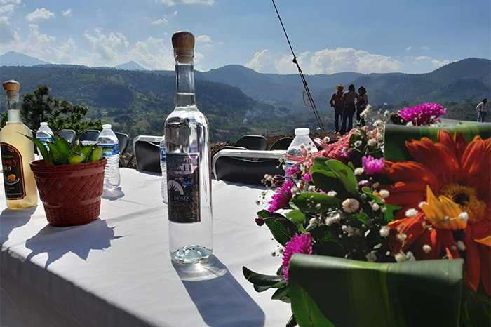 ¿Hollywood? No. Es Etúcuaro, Michoacán, la cuna del mezcal, que estrenó ...