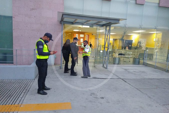 Sujetos armados disparan a un hombre en el Hospital del IMSS de Charo