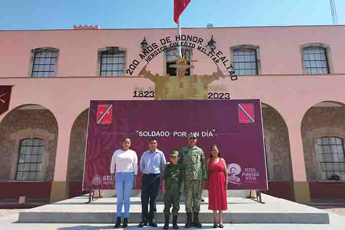 El niño Alejandro cumple su sueño y es nombrado ‘Soldado por un día’ en ...