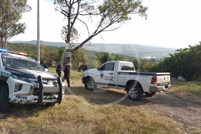 Hallan el cadáver de un hombre ejecutado a la orilla de la carretera Morelia-Chiquimitío
