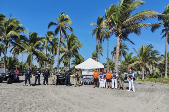 Playas de Lázaro Cárdenas bajo resguardo permanente durante vacaciones ...