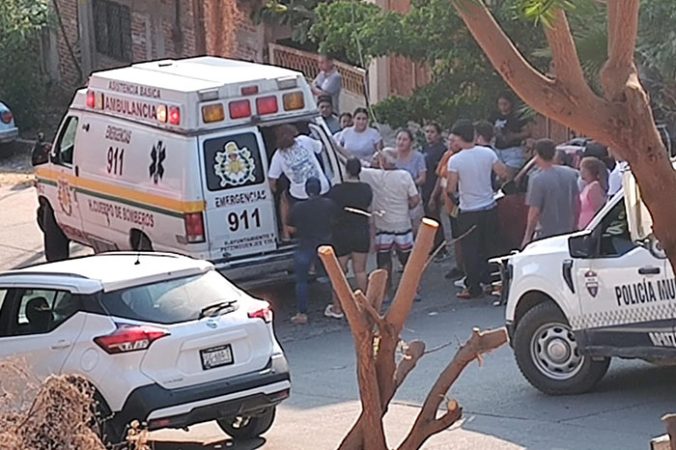 Camioneta Sin Frenos Provoca Choque Múltiple Y Deja A Familia Herida En