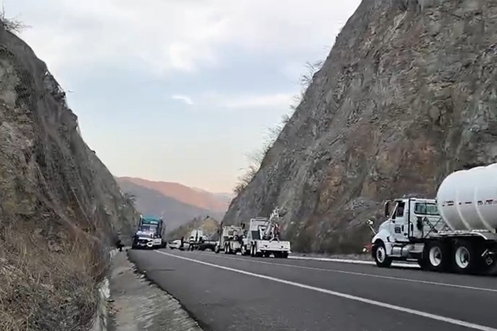 Siglo XXI: Inicia trasvase de diésel tras fatal accidente